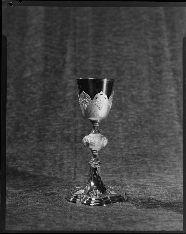 Hood, Trophy - Puke Ariki