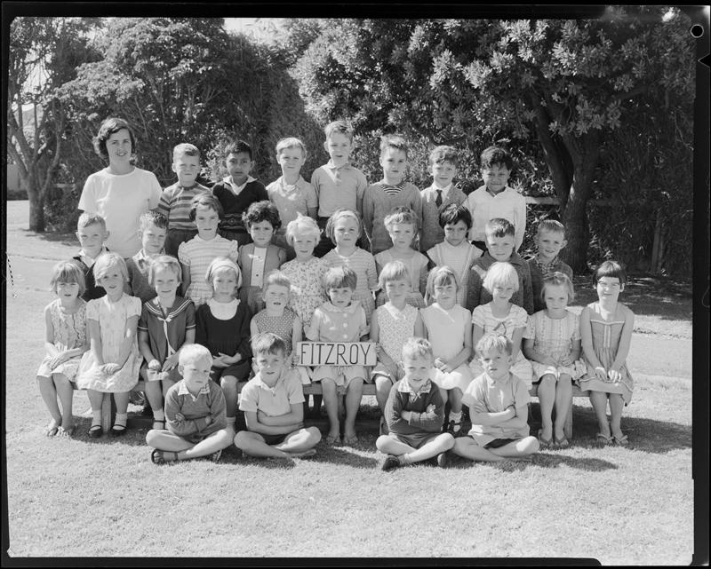 Fitzroy School, Group. - Puke Ariki