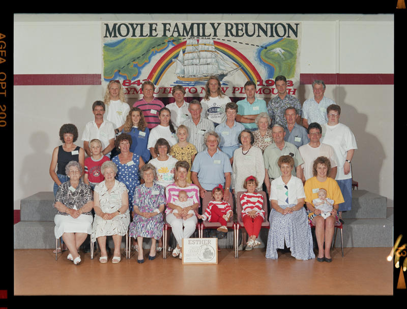 Moyle Reunion, Family Group - Puke Ariki