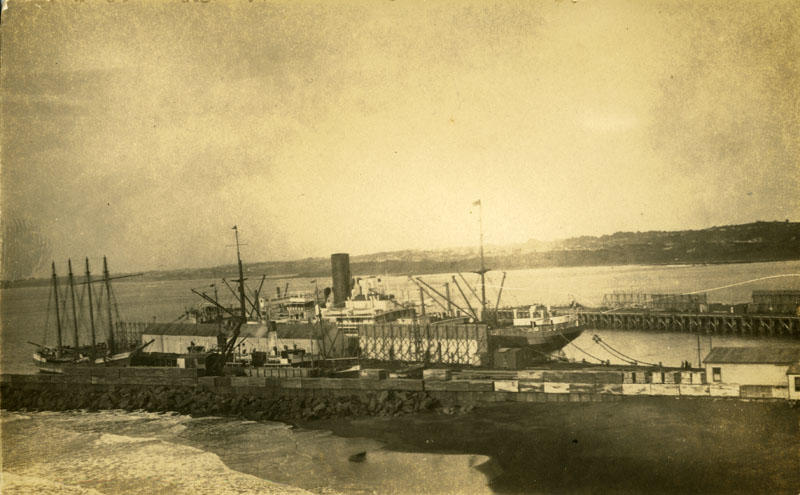 "Holmwood Schooner, S.S. Port Melbourne, S.S. Rarawa from Mikotahi at ...