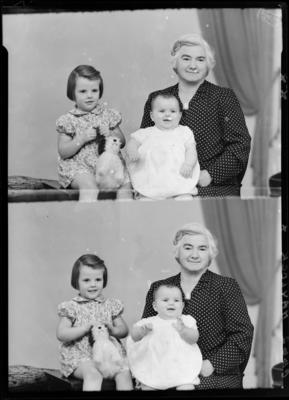 Haylock, Family Group - Puke Ariki