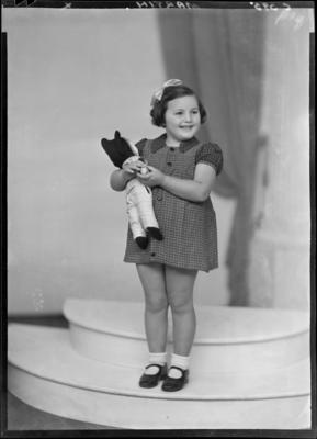 Martin, Girl - Puke Ariki