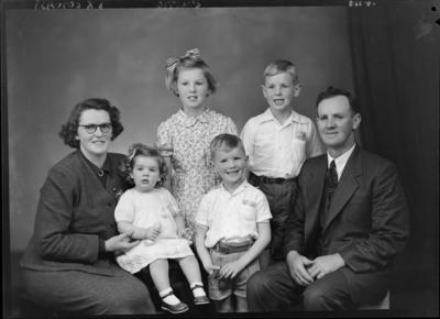 Symons, Family - Puke Ariki