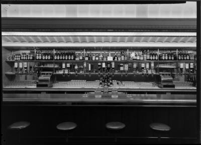 Criterion Hotel, Elizabethan Bar - Puke Ariki