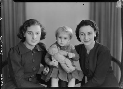 Joan, Shirley & Doris Snowden - Puke Ariki