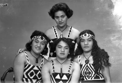 Rangitaawa Sisters - Puke Ariki