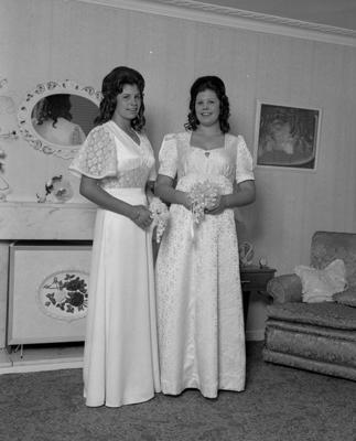 Erin and Robyn Harris - Puke Ariki