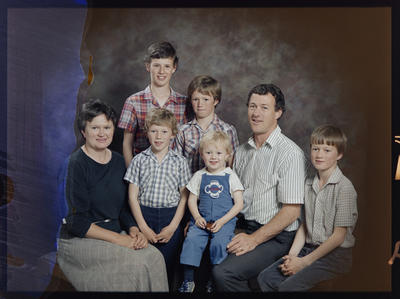 Ewing, Family Group. - Puke Ariki