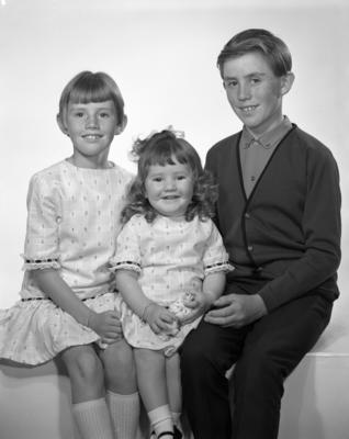 Karen, Desiree & Tony Prebble - Puke Ariki