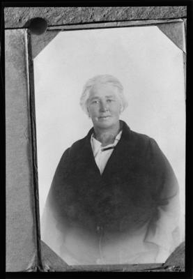 Caroline Perrett - Puke Ariki