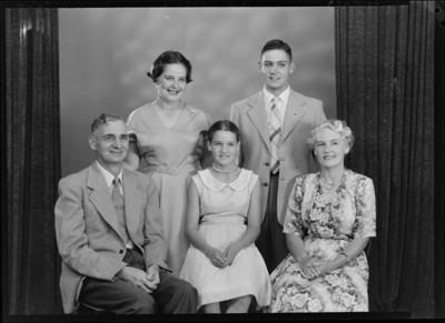 Penman, Family Group - Puke Ariki