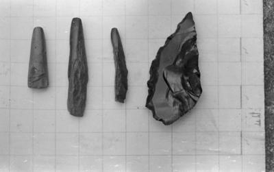 Obsidian knife and gouges, Hardie Good collection - Puke Ariki