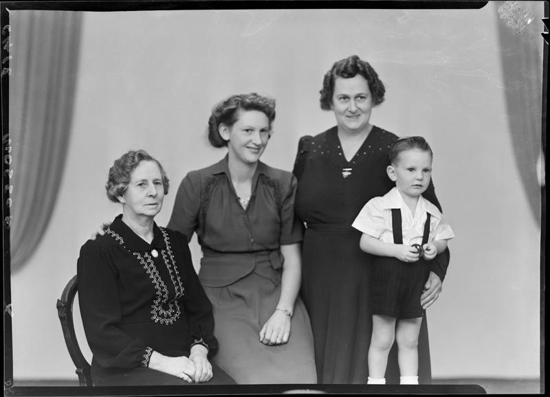 Mossop, Family - Puke Ariki