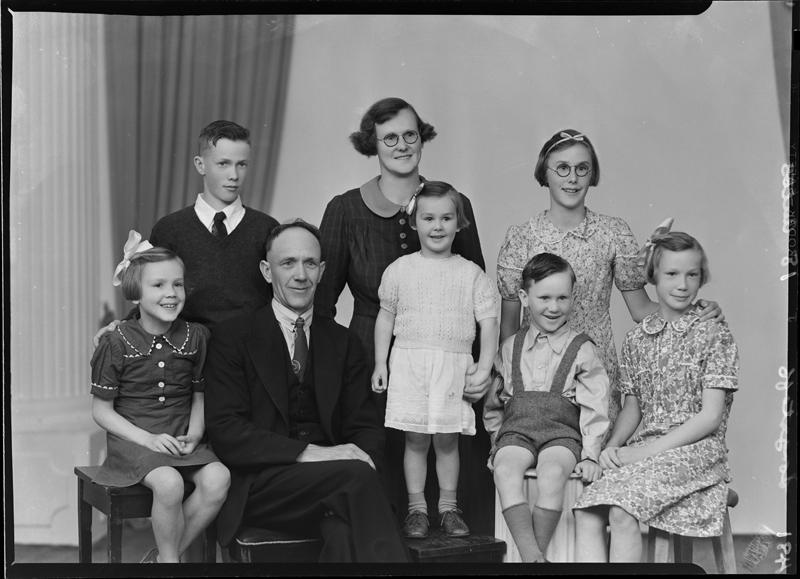 Longstaff, Family - Puke Ariki