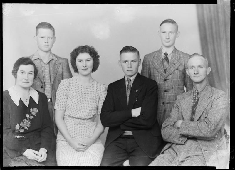 Chubb, Family Group - Puke Ariki