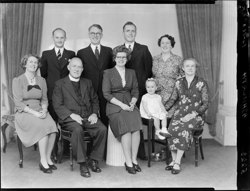 Ashworth, Family Group - Puke Ariki