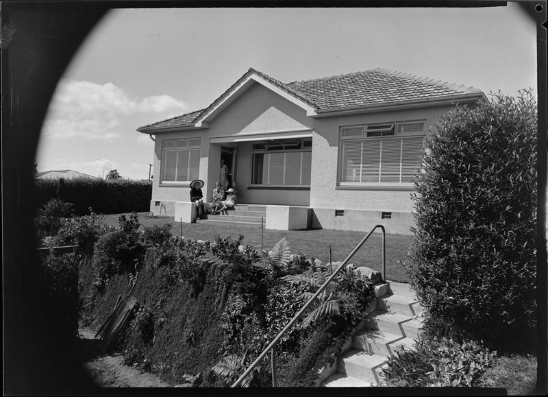Swainson, Group - Puke Ariki