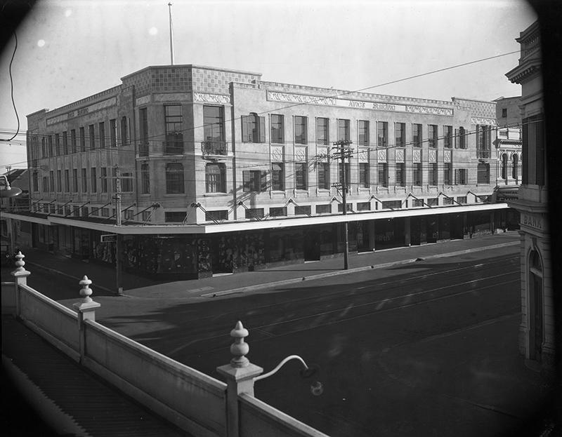 Newton King, Kings Building Exterior - Puke Ariki