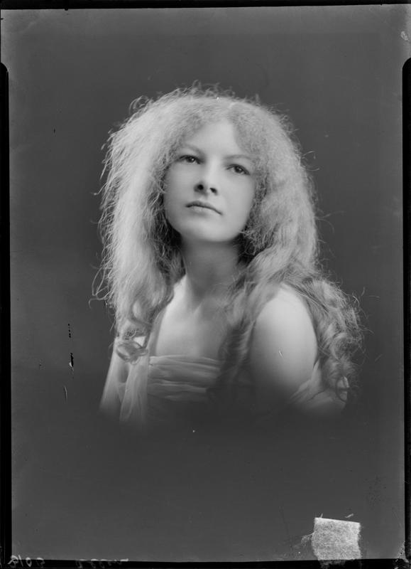 Allen, Woman - Puke Ariki