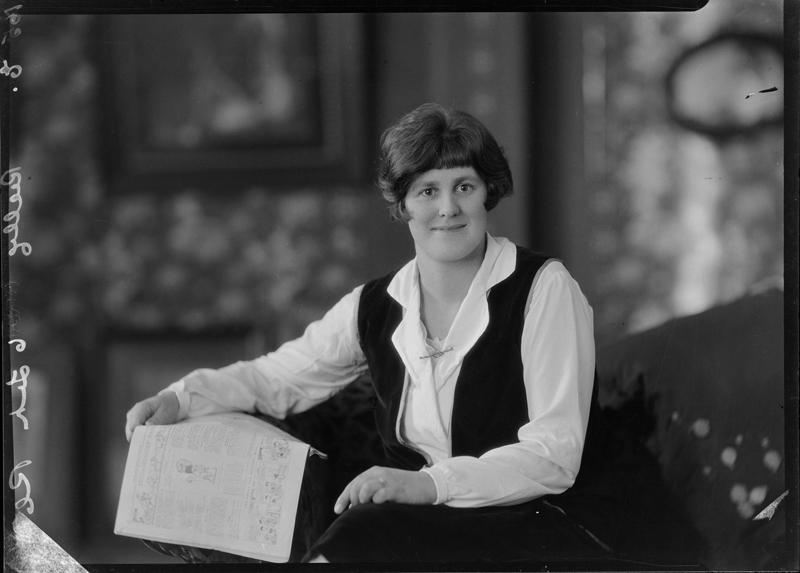 Rielly, Woman - Puke Ariki