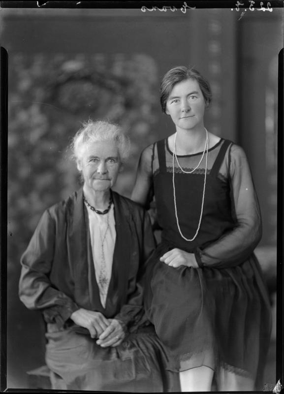 Emily and Ruth Evans - Puke Ariki