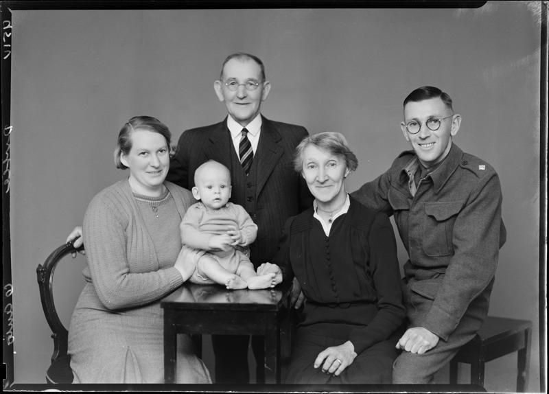 Dingle, Family - Puke Ariki