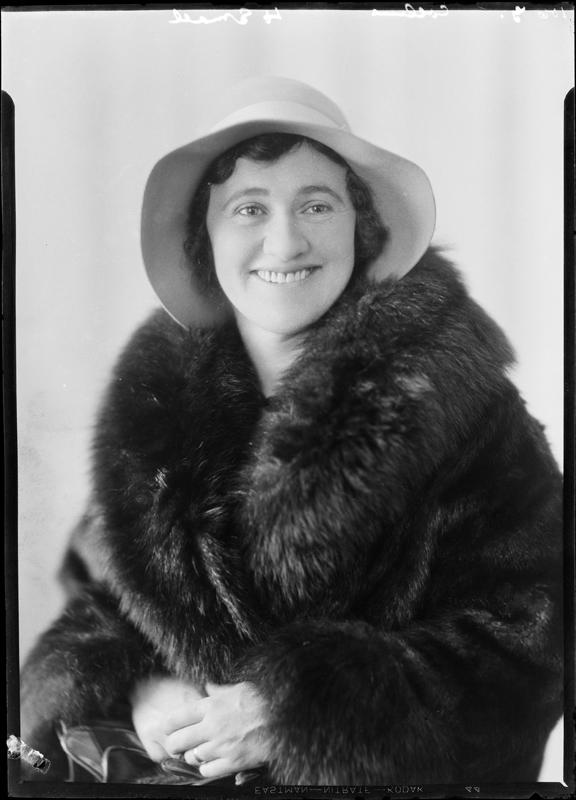 Collins, Woman - Puke Ariki