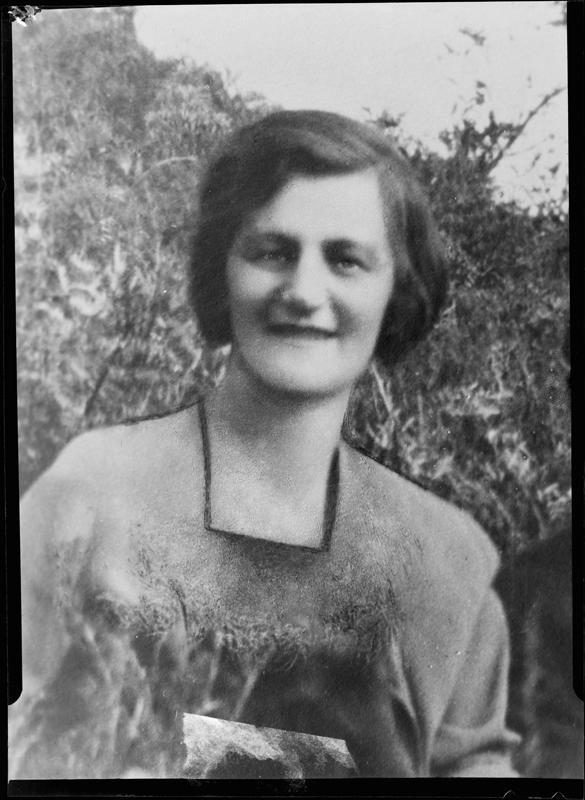 [Terrill], Woman - Puke Ariki