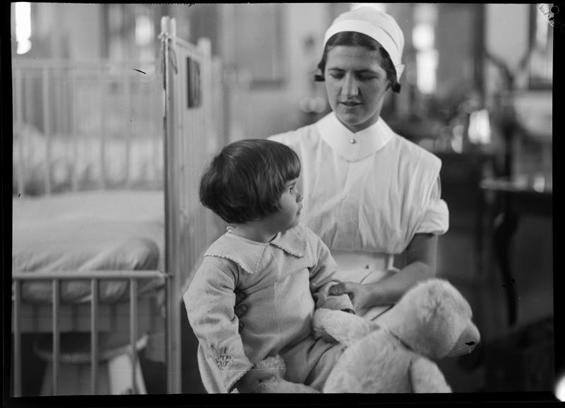 Jordan, Nurse and Child - Puke Ariki