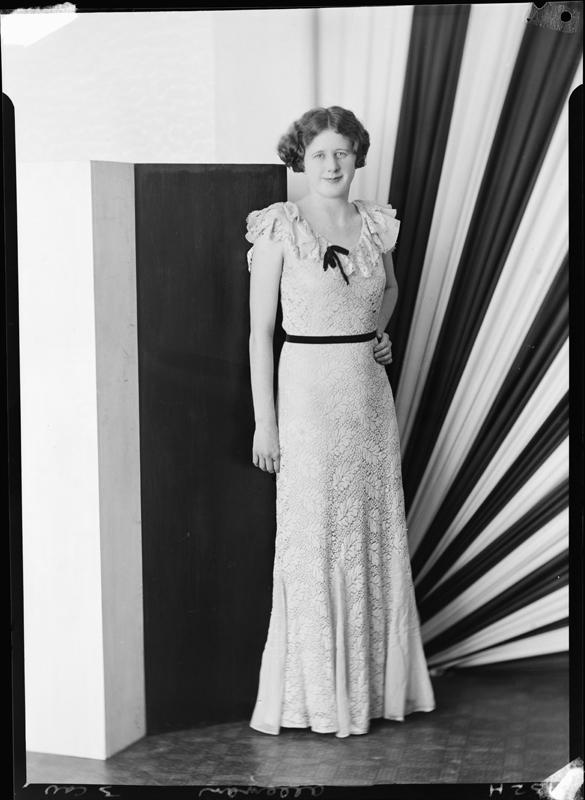 Alleman, Woman - Puke Ariki