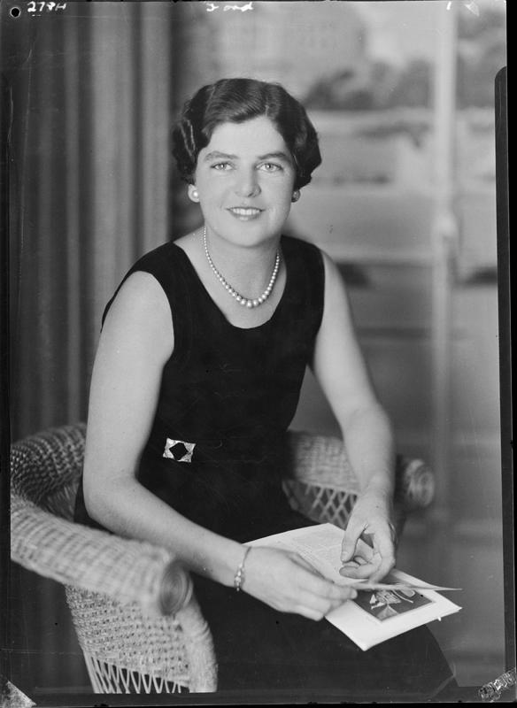 Ford, Woman - Puke Ariki