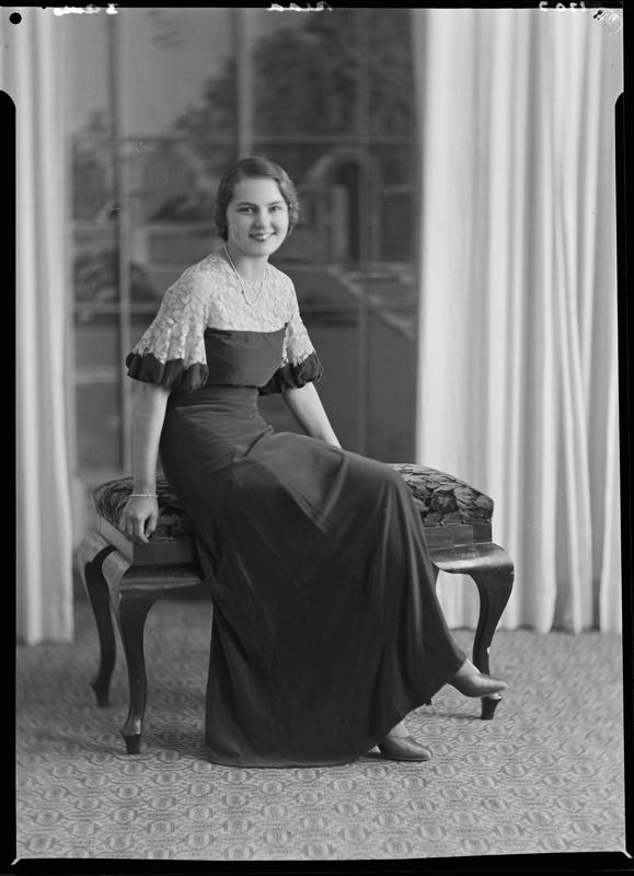 Ridd, Woman - Puke Ariki