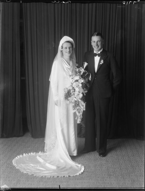 Bell, Wedding - Puke Ariki