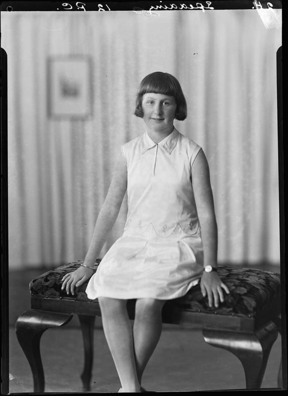 Spedding, Woman - Puke Ariki