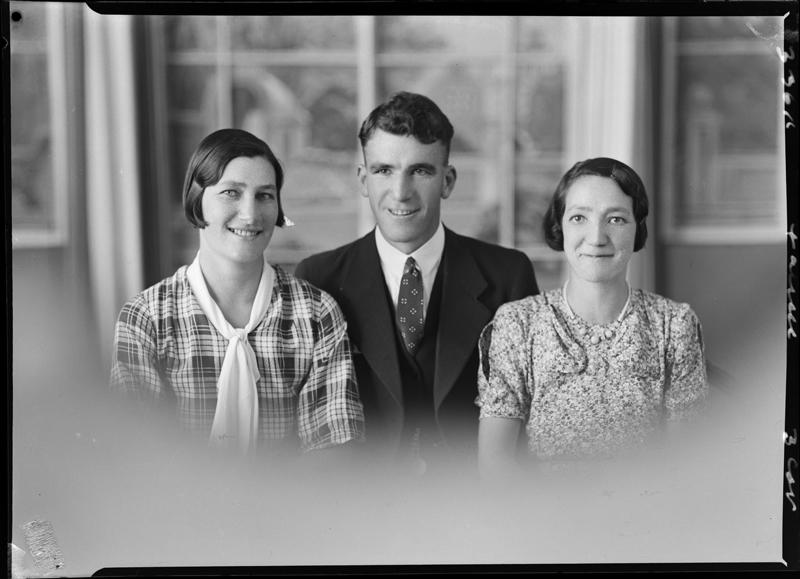 Farrell,Group - Puke Ariki