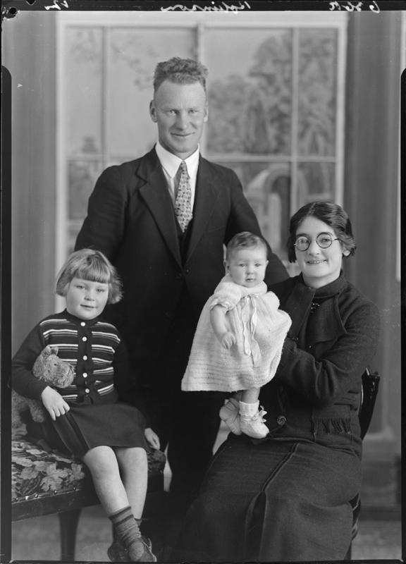 Robinson, Family - Puke Ariki