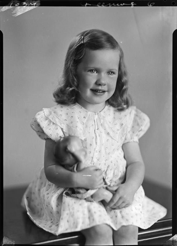 Fleming, Girl - Puke Ariki