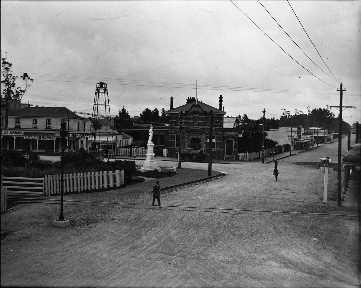 Photograph of Inglewood streets, with war memorial. Possibly ...