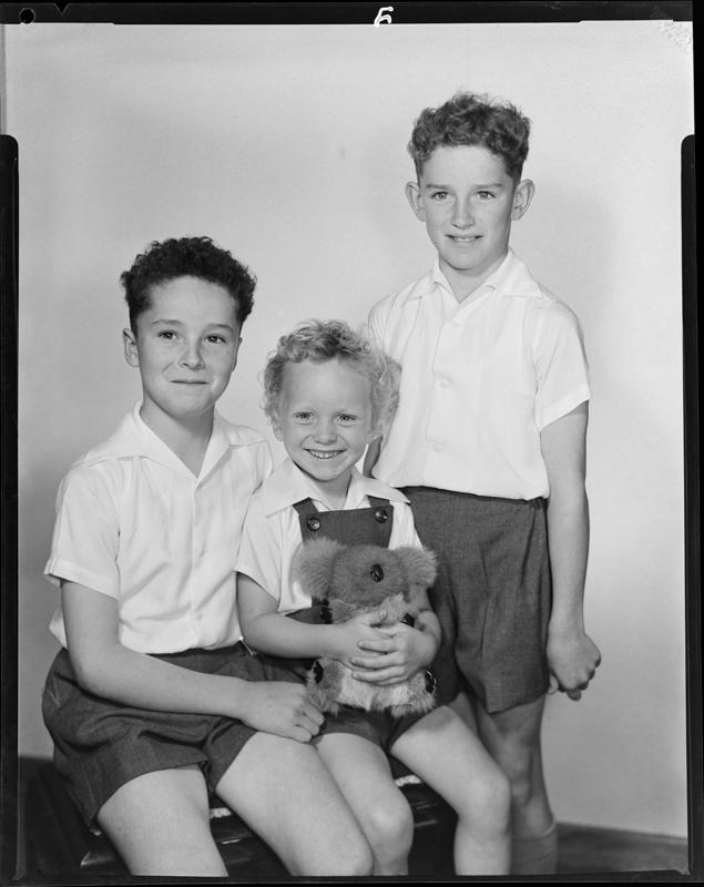 Graham, Murray & Ashley Hills - Puke Ariki