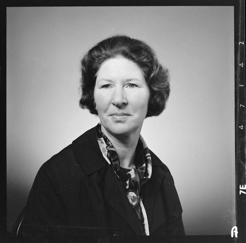 Luscombe, Woman - Puke Ariki