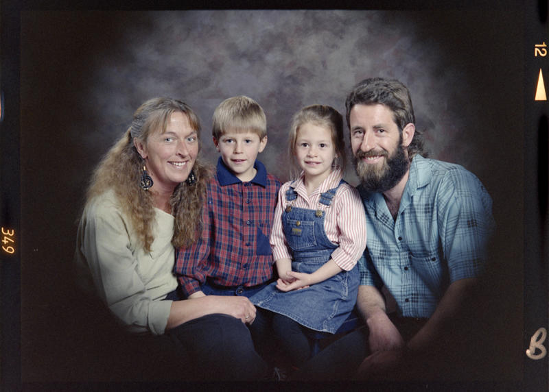 Kathy & Chris Curd with children - Puke Ariki