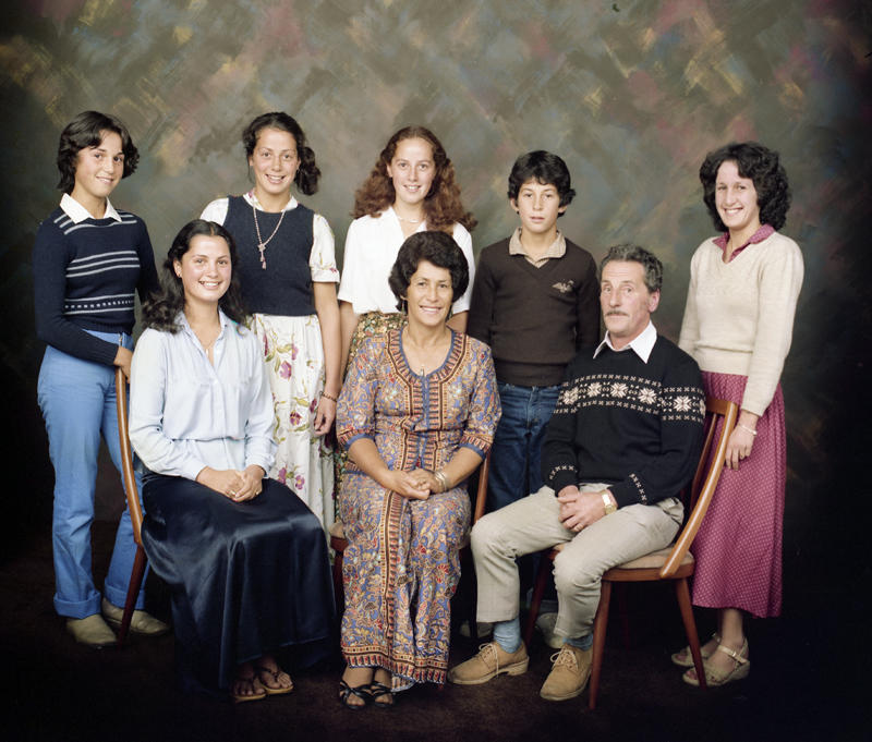 Bezemes, Family - Puke Ariki