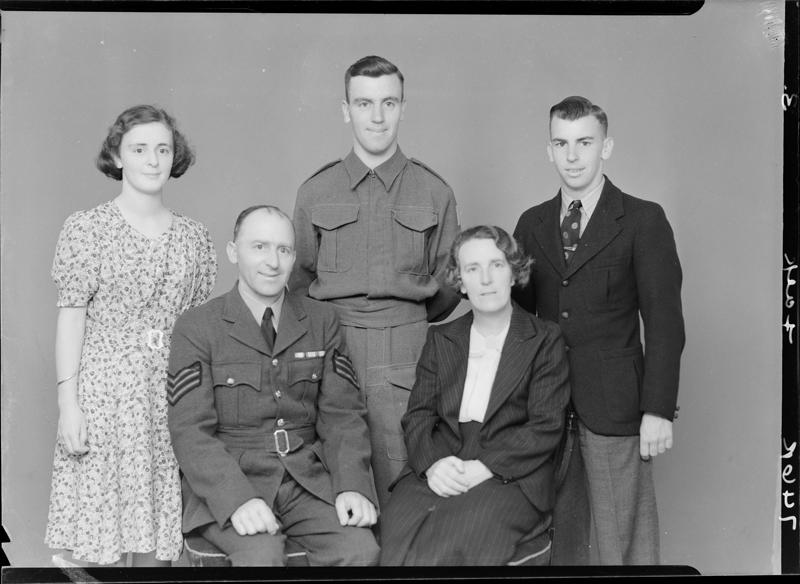 Falk, Family Group - Puke Ariki