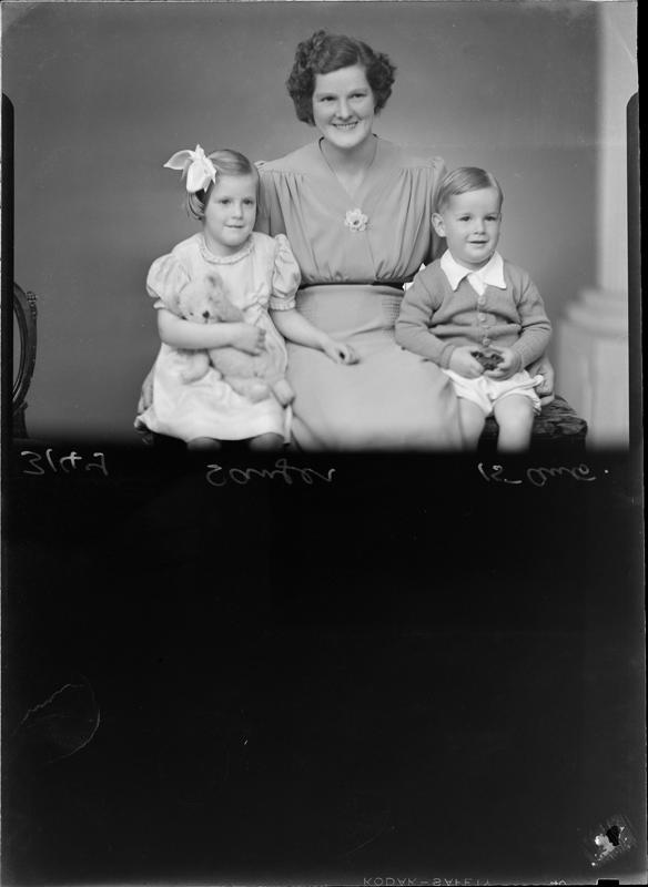 Beryl, Mel and Keith Sanger - Puke Ariki