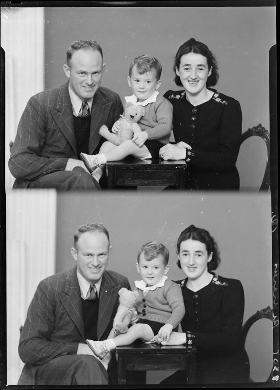 Richards, Family Group - Puke Ariki