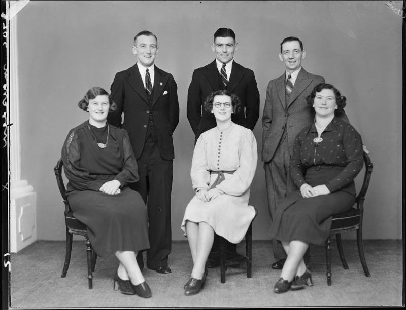 Marsden, Family Group - Puke Ariki