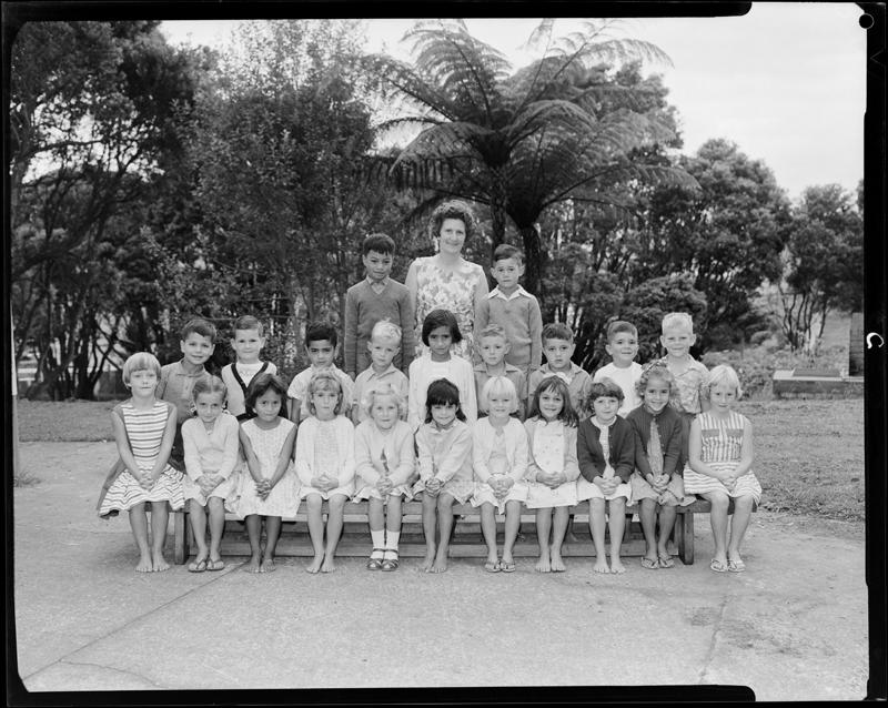 Moturoa School, Group. - Puke Ariki