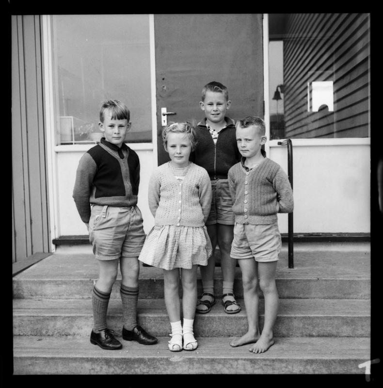 Warea School, Giddy Children - Puke Ariki