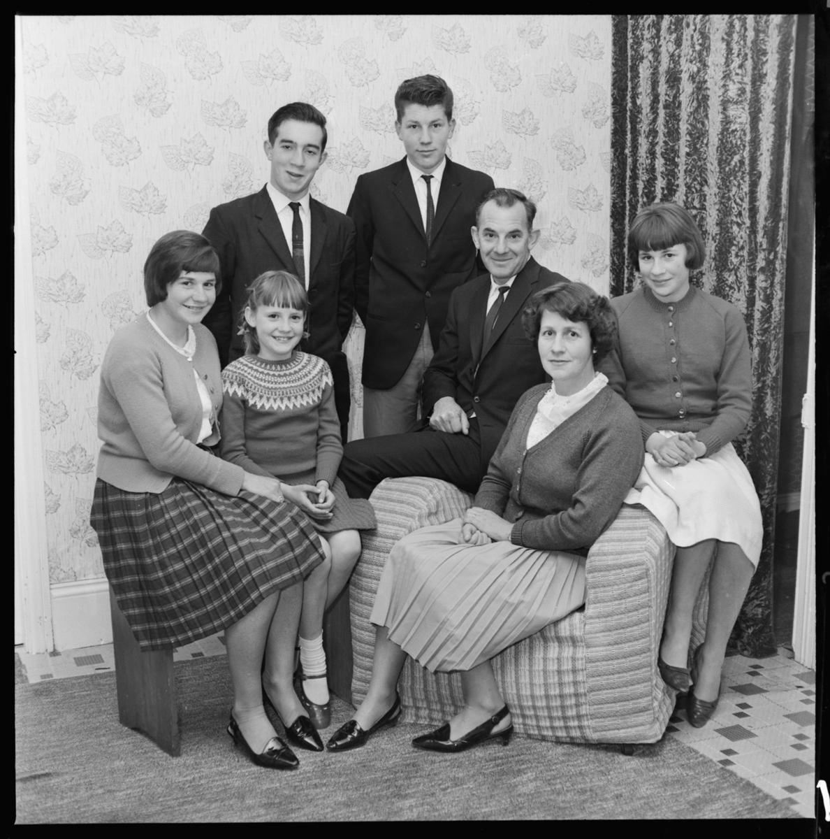 Topping, Family Group - Puke Ariki