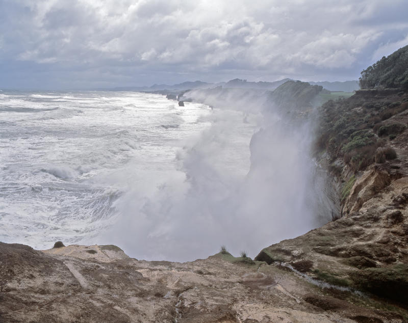 Tongaporutu Coastline - storm waves, from Mackenzie's Point, 19 ...